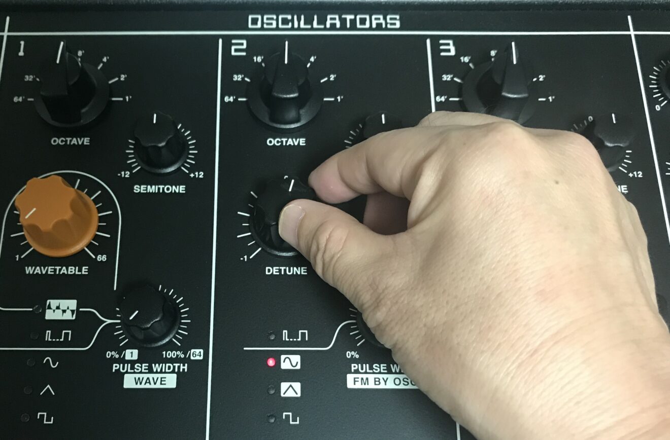 Sledgeでハードシンセをマスターしよう - vol.5 - Dirigent | ディリゲント